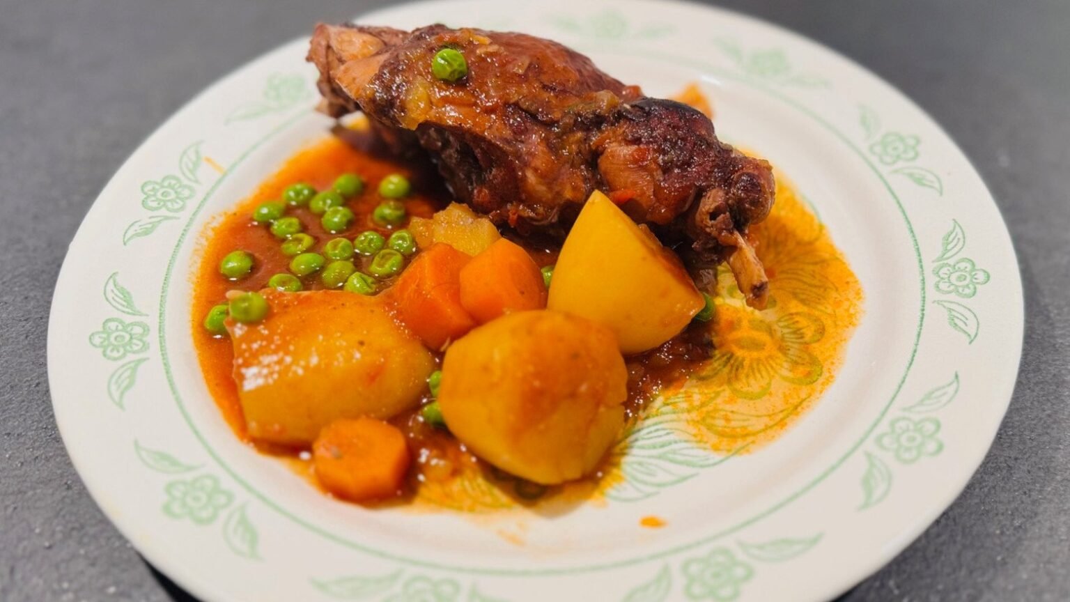 Maltese Rabbit (Stuffat tal-Fenek) - Schnitzel in a Wok